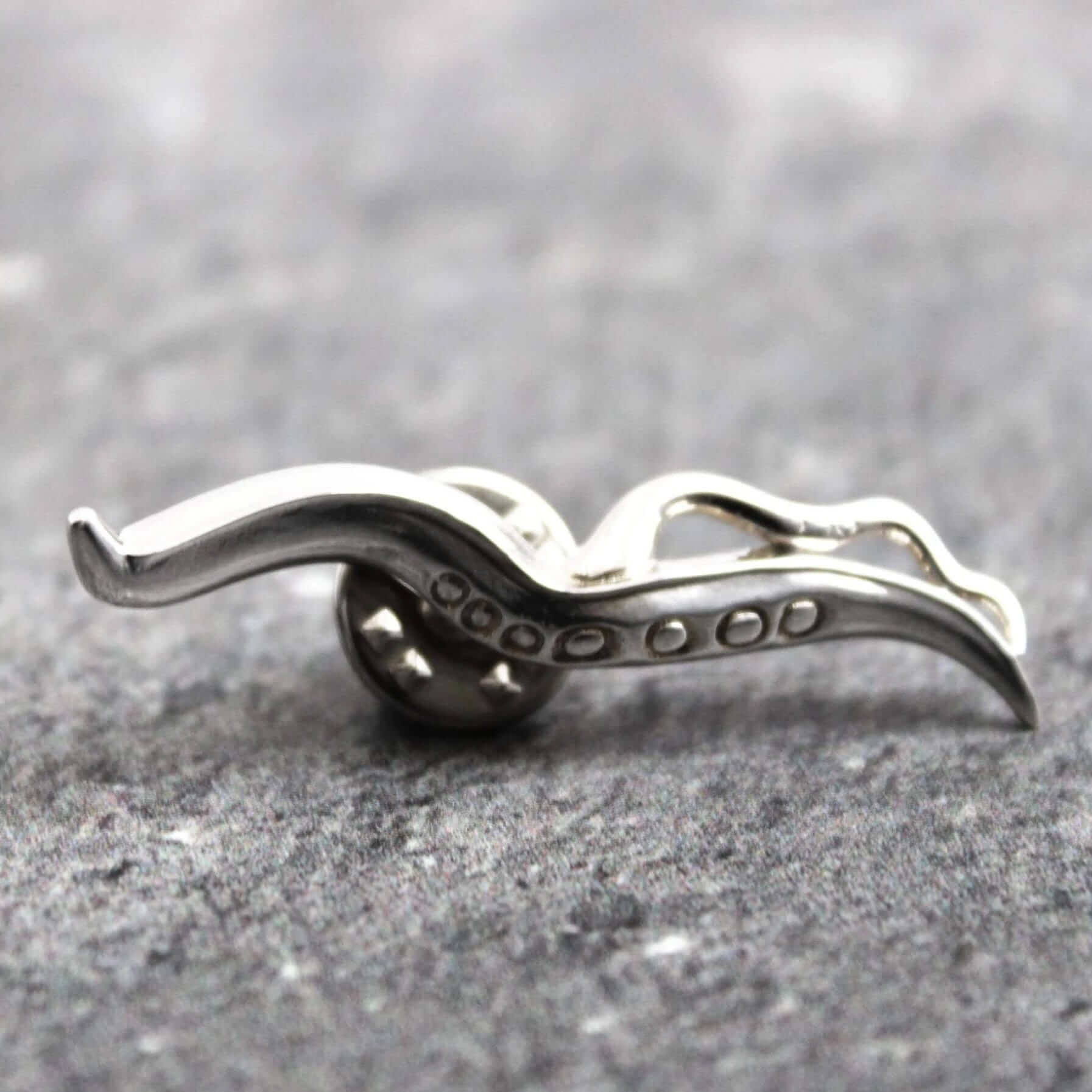 C. elegans Nematode Lapel Pin - Biology Jewelry – Ontogenie